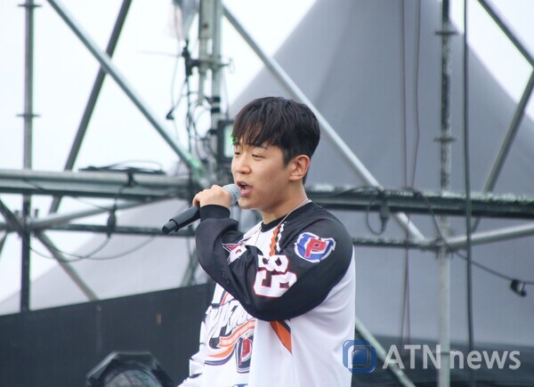 [포토] 보령 힙합페스티벌서 식전공연하는 빈오(VIN:O)와 YXN(최병윤)